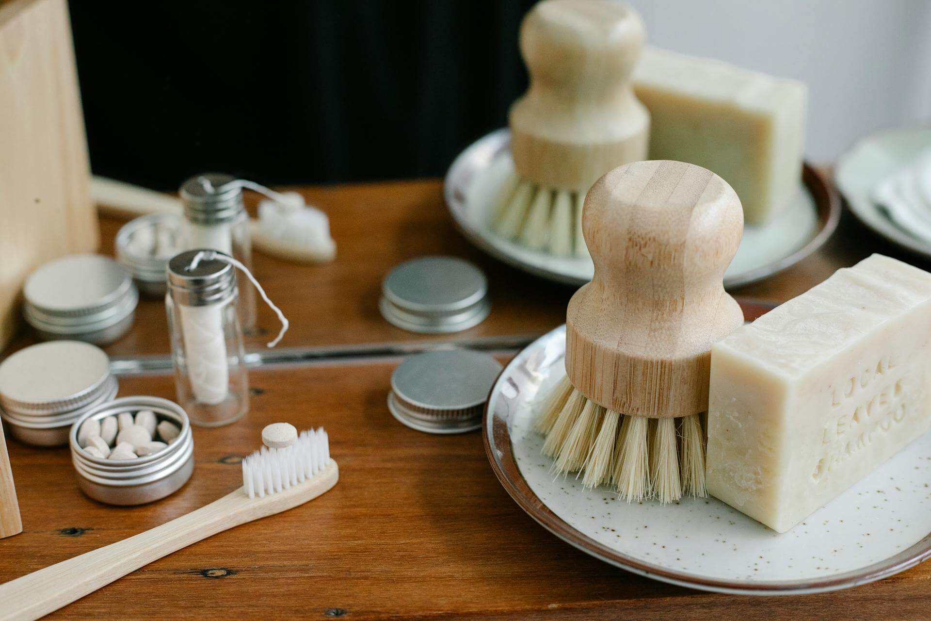 11 Zero Waste Floss Brands & Alternatives For Healthy Teeth - Green ...