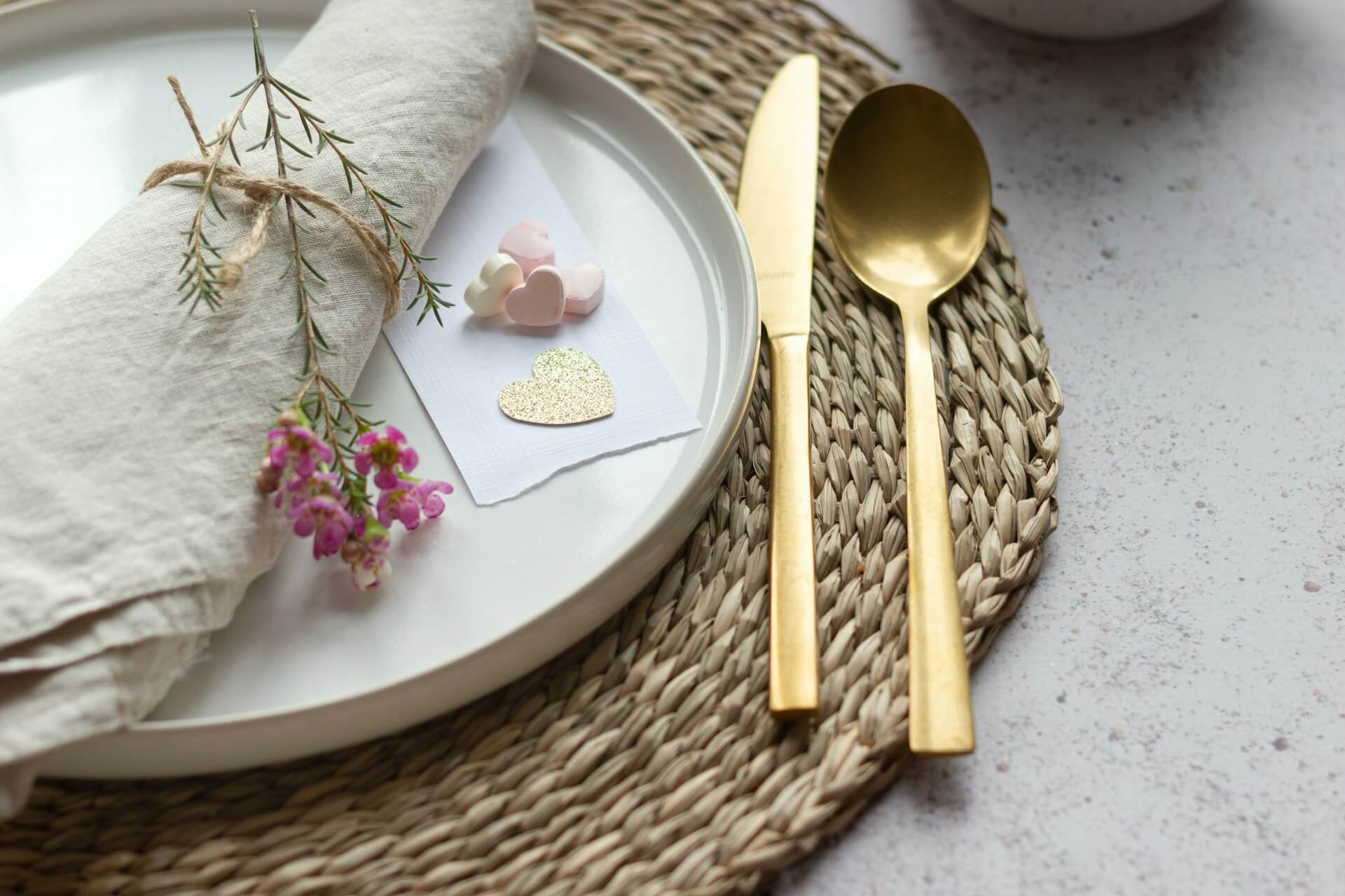 9 Best Non-Toxic Silverware & Flatware Brands For A Safer Table - Green ...