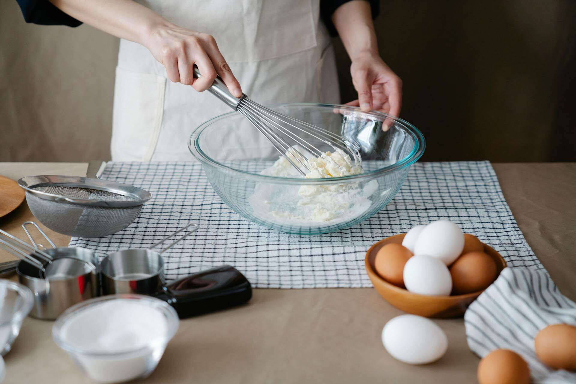 8 Best Non-Toxic Mixing Bowls To Mix, Stir & Whip Safely - Green With Less